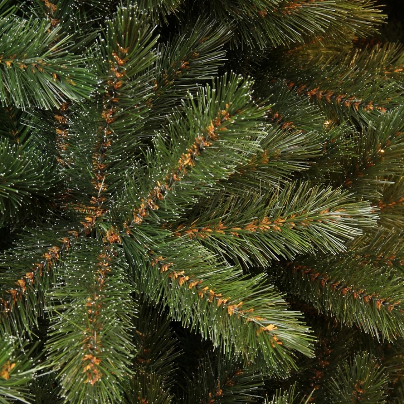 Sapin de Noël artificiel coloris vert avec toile de jute Forest Frosted ...